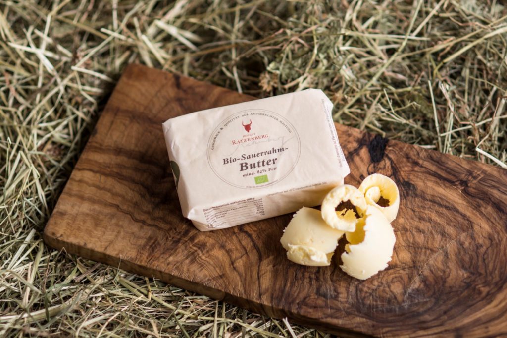 Frische Bio Sauerrahm Butter - Biohof Zwiesele