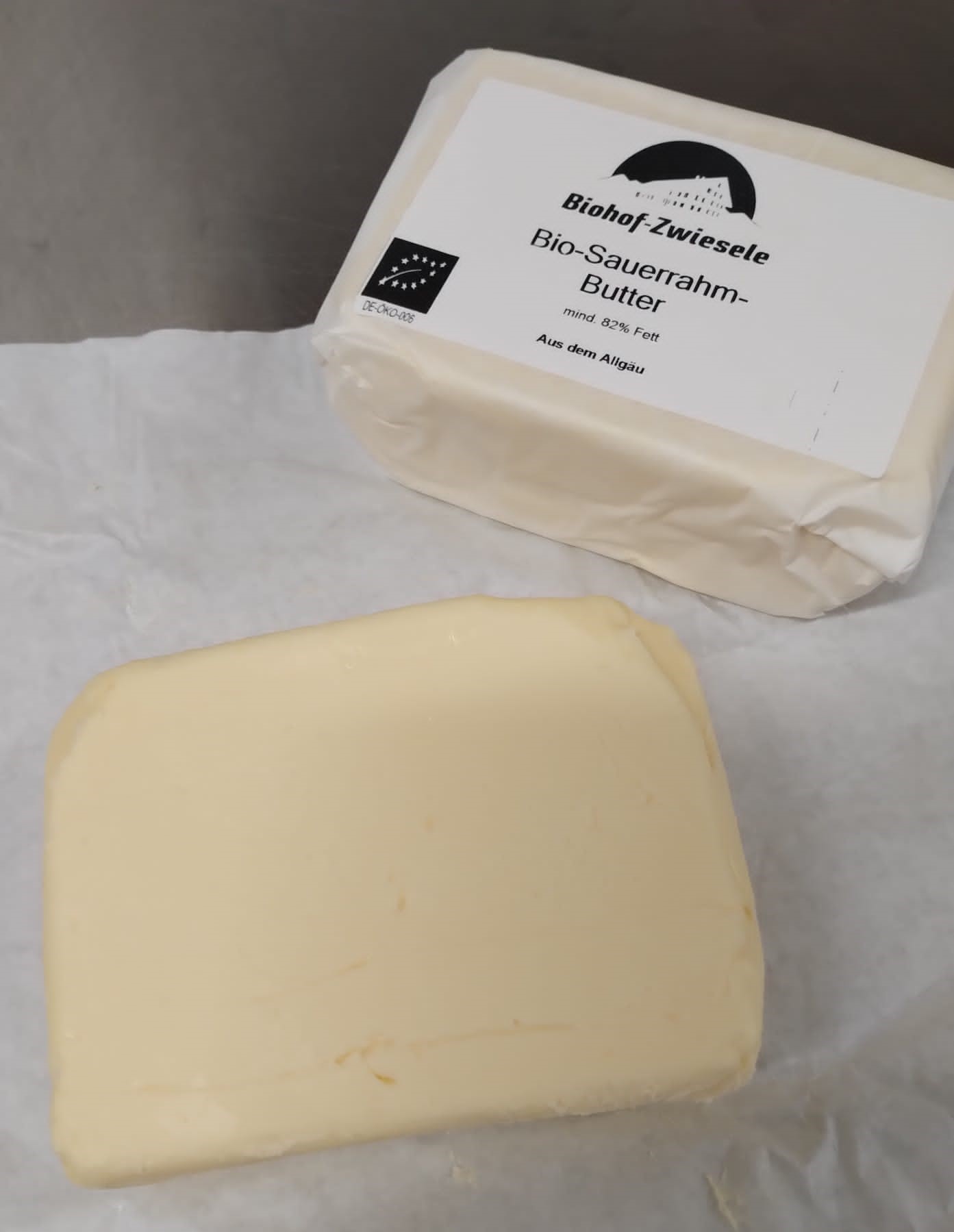 Frische Bio Sauerrahm Butter - Biohof Zwiesele